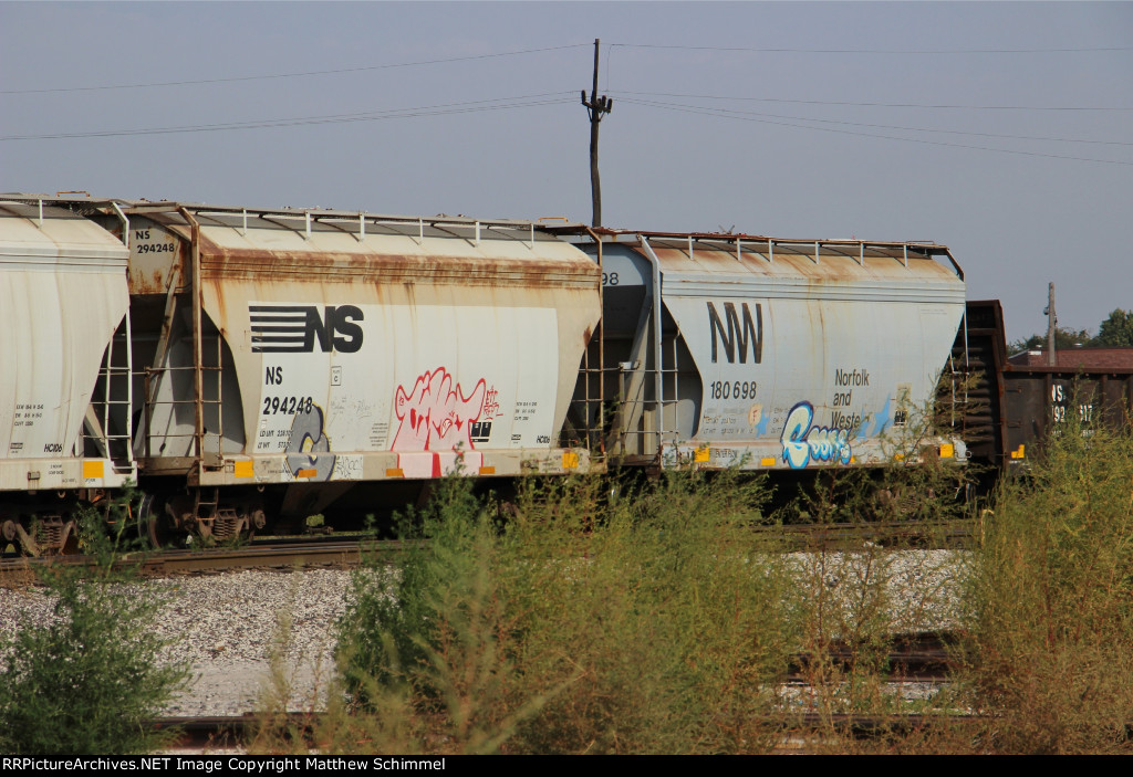 NS & NW 2 Bay Covered Hoppers